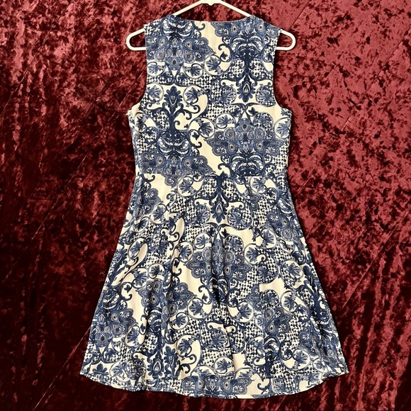 Charming Charlie | Dresses | Gorgeous Delft Blue Patterned Dress | Poshmark